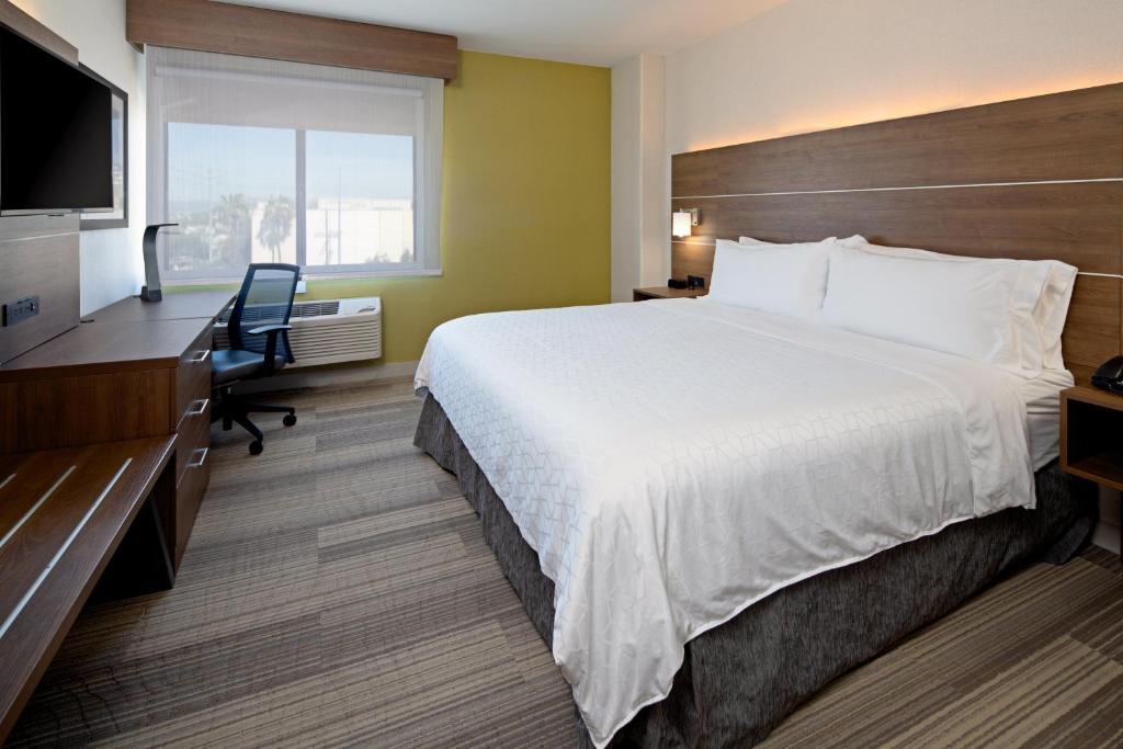 Holiday Inn Express Los Angeles LAX Airport by IHG, Los Angeles ...