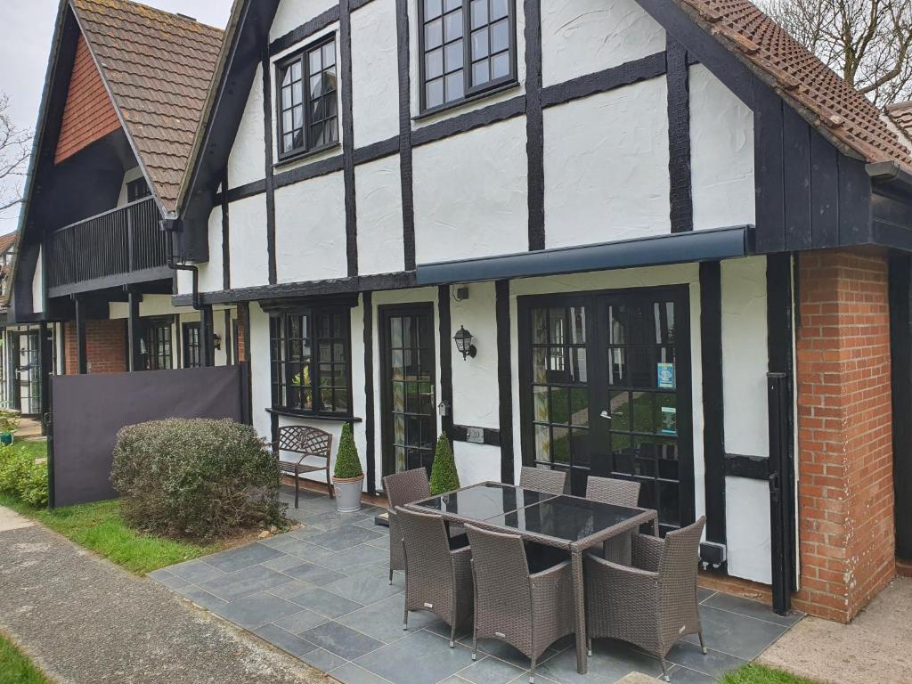 20 Tudor Court " Four Star AA accommodation", Hayle – Updated 2023 Prices