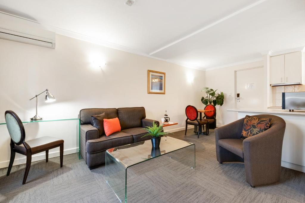 The Peninsula Riverside Serviced Apartments, Perth (updated prices 2025)
