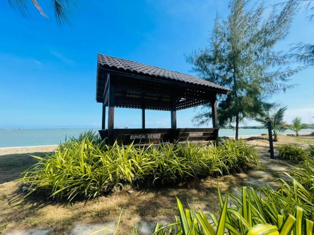 Sungai Rengit Hotel, Pengerang (updated prices 2025)