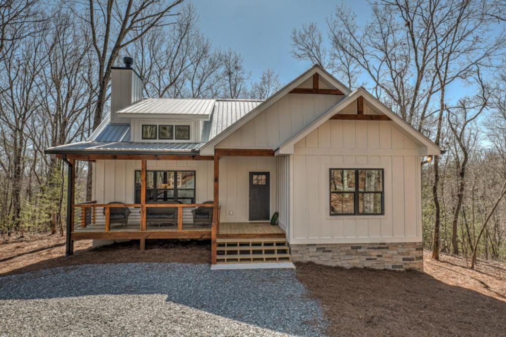 Farmhouse on Pine Terrace, Blue Ridge (updated prices 2026)
