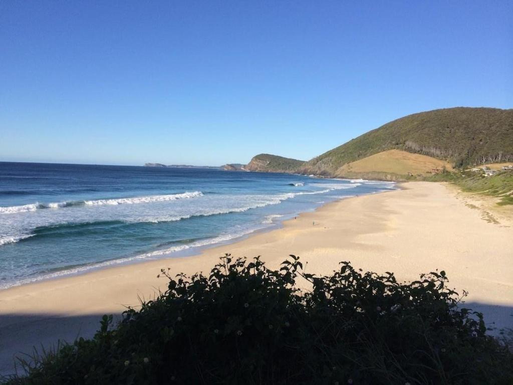 Villa Manyana - Coastal Getaway - Blueys Beach, Blueys Beach (updated ...