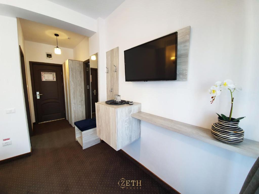 ZETH HOUSE, Mamaia Sat/Năvodari (updated prices 2024)