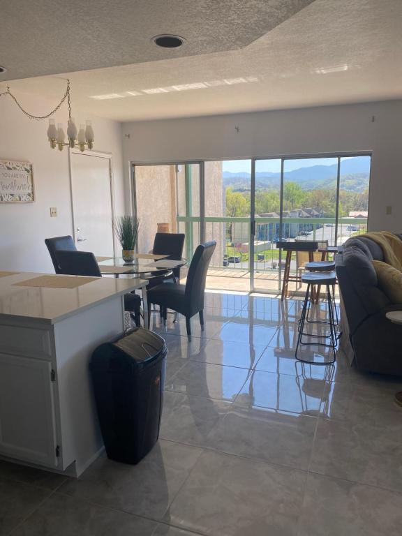 River Place Condos #711 3BD, Pigeon Forge (updated prices 2025)