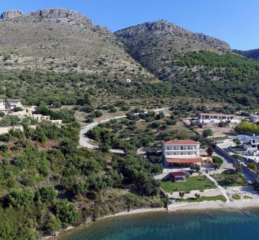 Plataria Palace in - Traveleto