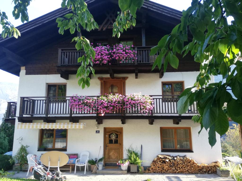 Ferienwohnung Tiroler Haus - Oetz