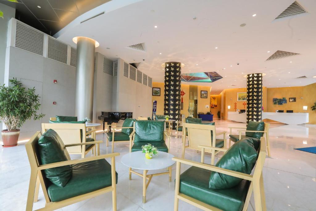 Holiday Inn Express Shanghai Songjiang Fangta by IHG, Songjiang ...