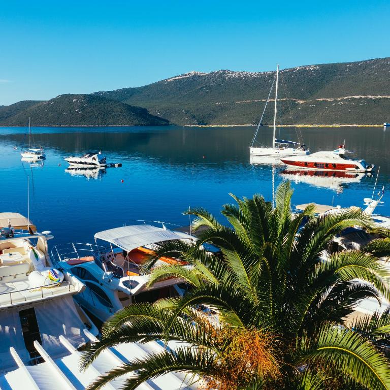 Villa Rava Hotel & restaurant, Rava (updated prices 2025)