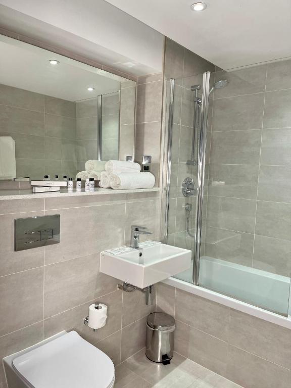 Axiom Park Hotel, London (updated prices 2025)