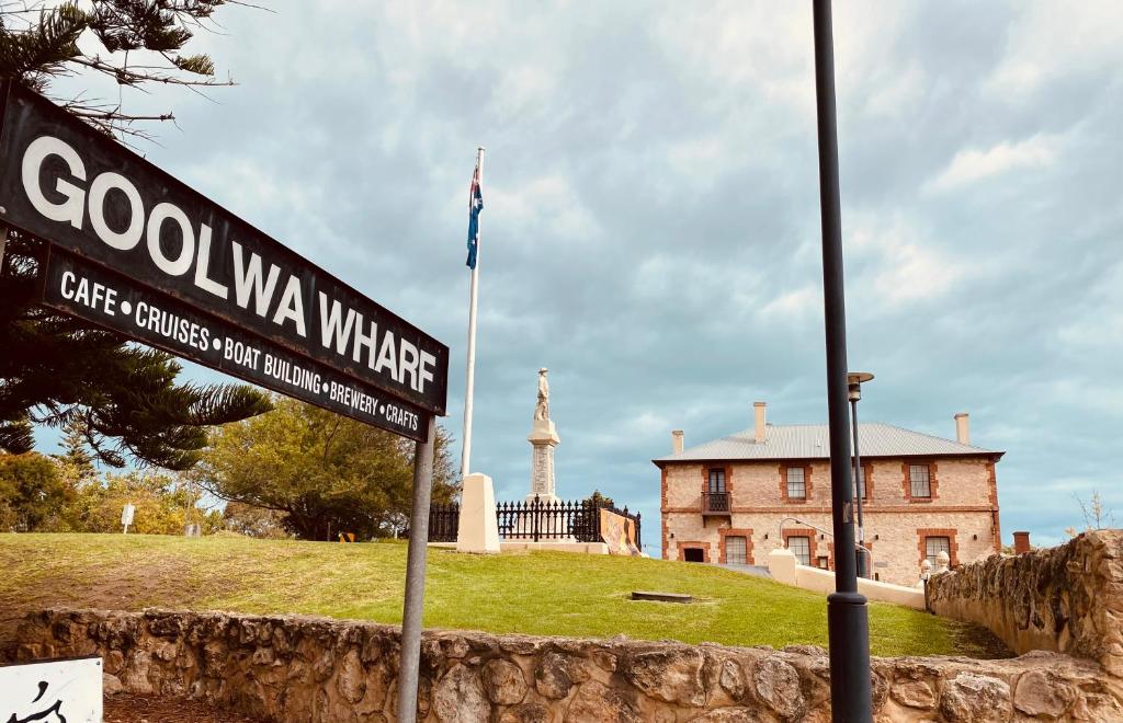 Goolwa Mariner’s Cottage - Free Wifi and Pet Friendly - Centrally ...