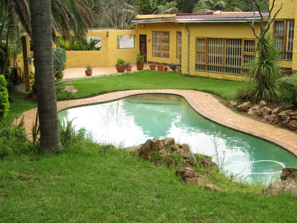 Phomolong Guest House, WestGate, Roodeporte, Roodepoort (updated prices ...