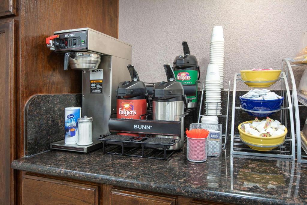 Days Inn by Wyndham Waco Near Downtown University, Waco (updated prices ...