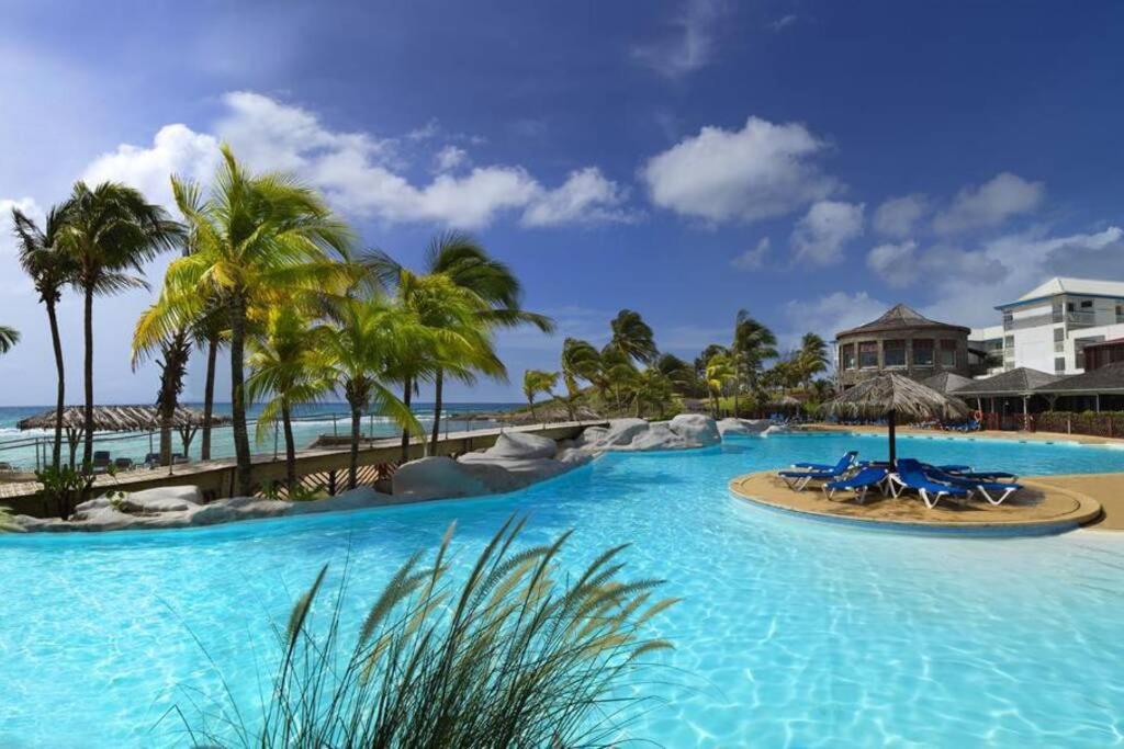 Le blue lagoon - studio vue sur mer - Piscine et plage, Saint-François ...