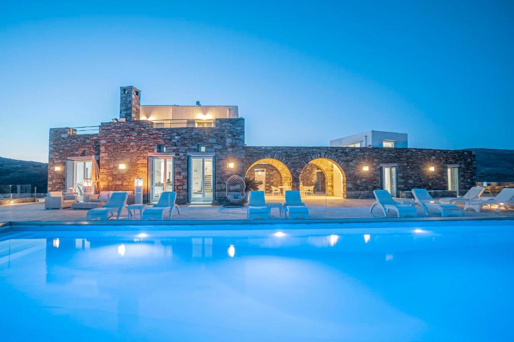 White Shell Suite, Ano Syros (updated prices 2026)