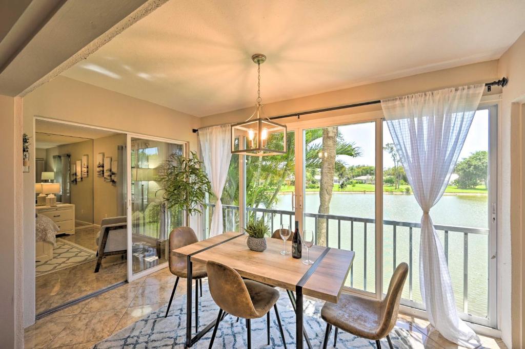 Naples Condo with Enclosed Balcony and Lake Views!, Naples (updated ...