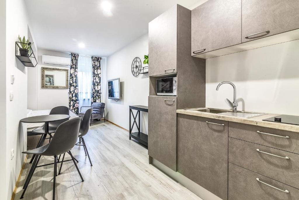 MonCherry, Zagreb (updated prices 2025)