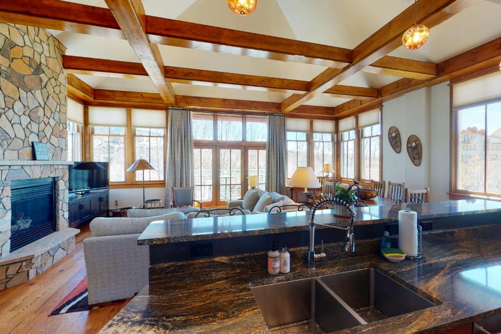 Palmyra 4A - Panoramic Peaks Lodge, Telluride (updated prices 2025)