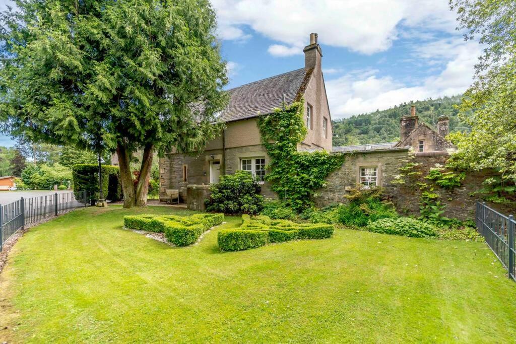 Factors House - A comfy cottage in countryside park with WIFI and ...