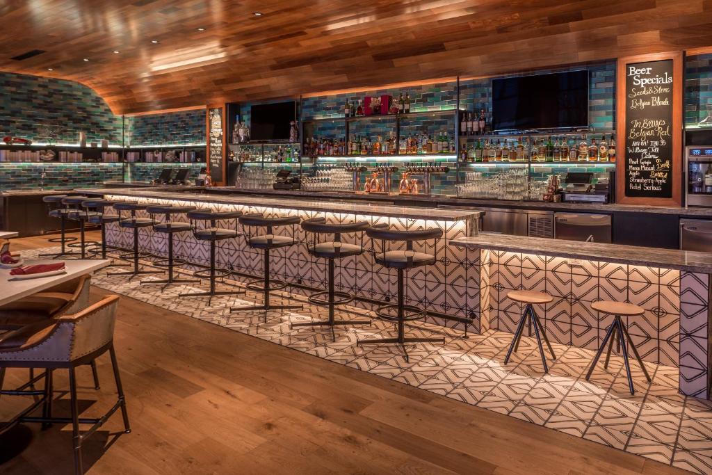 Portola Hotel & Spa, Monterey (updated prices 2025)