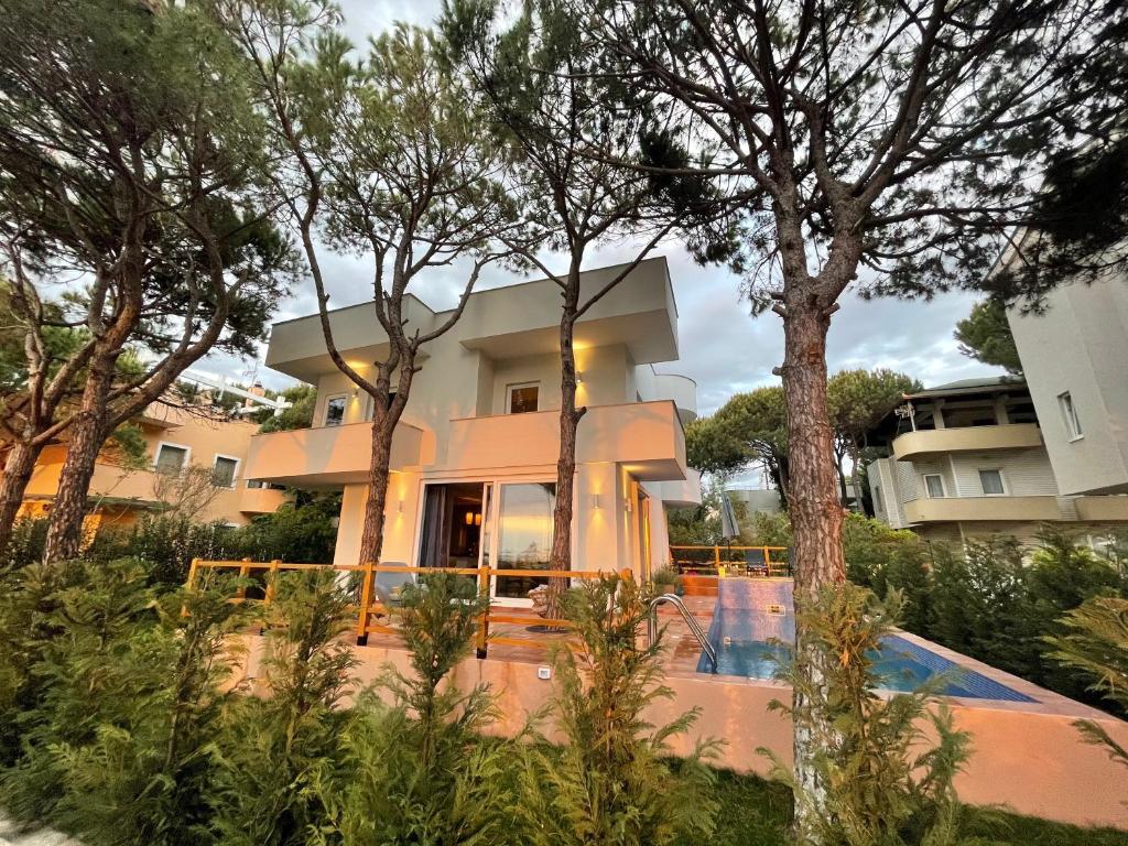 Beachfront villa in Qerret beach with a private pool, Golem (updated ...