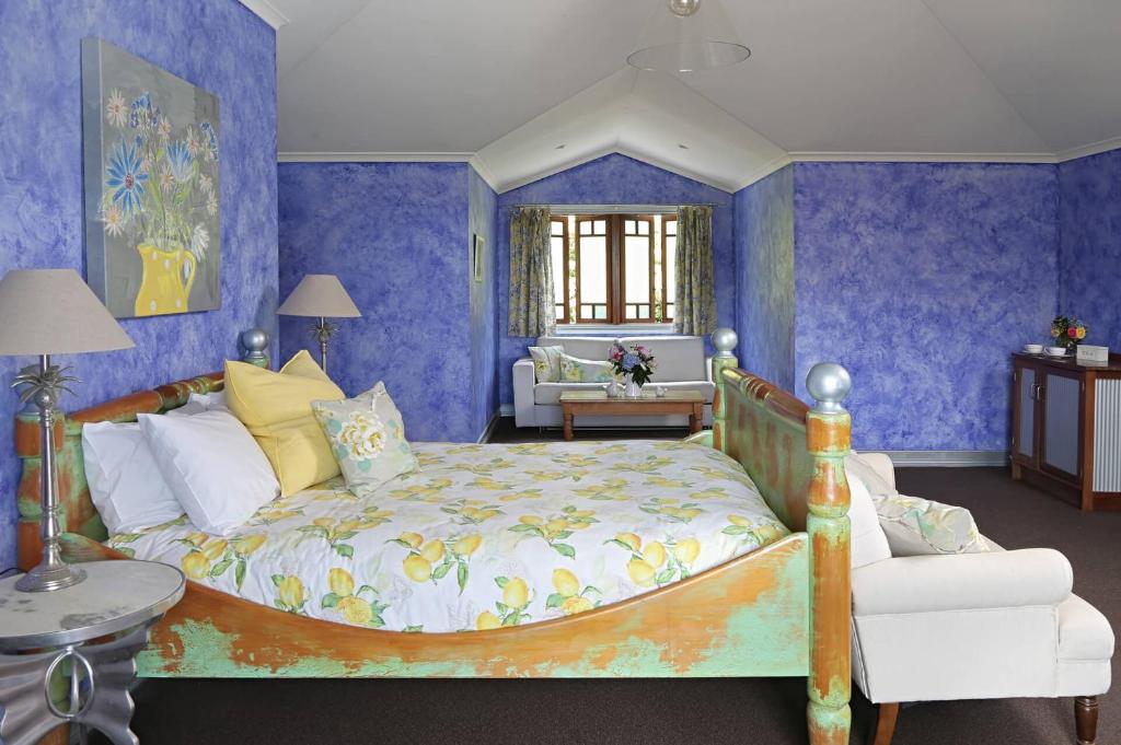 The Spotted Chook and Amelie's Petite Maison, Montville (updated prices ...