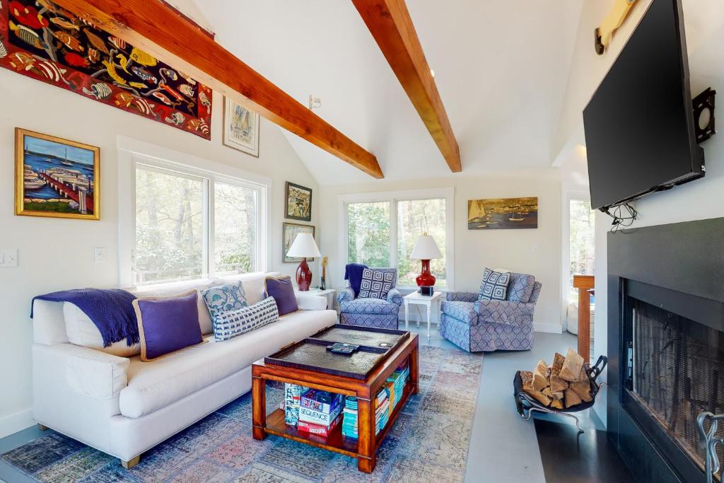 Water Overlook, Oak Bluffs (updated prices 2025)