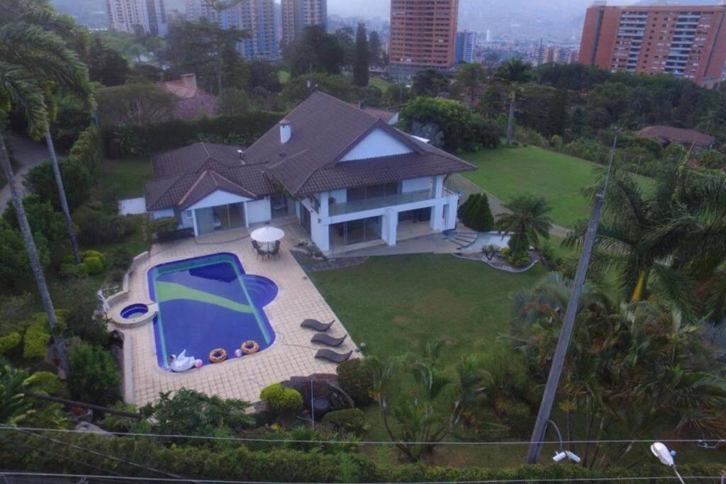 Villa Exclusive Mansion Medellin (Colombia Envigado) - Booking.com