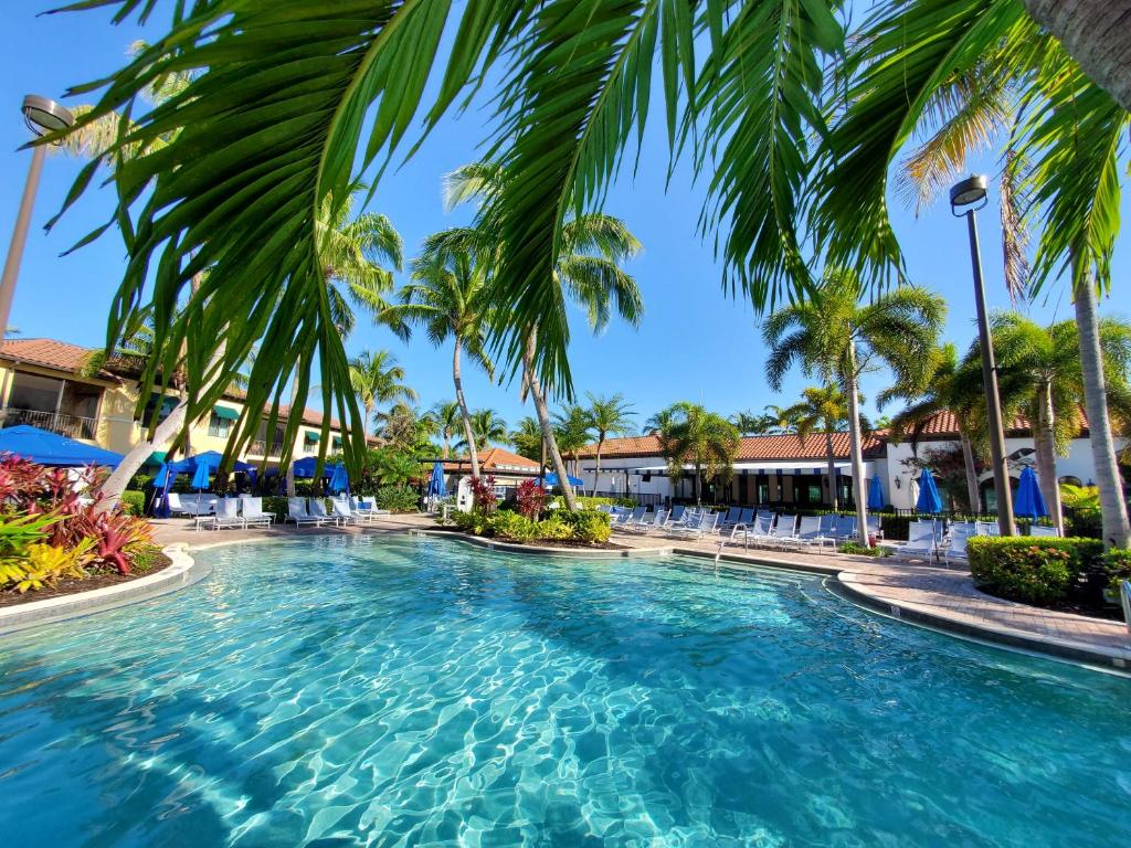 Naples Bay Resort Amenities