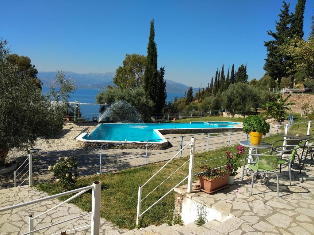 Hotel Theasis, Paralía Sergoúlas