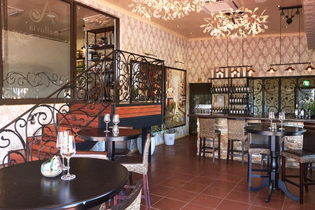 Alluvia Boutique Winery & Luxury Accommodation, Stellenbosch (updated ...