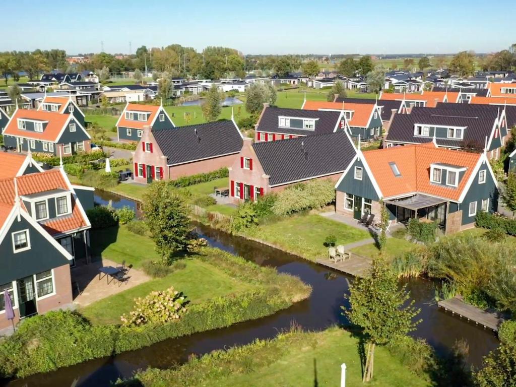 Holiday Home EuroParcs Resort De Rijp-2 in West-Graftdijk