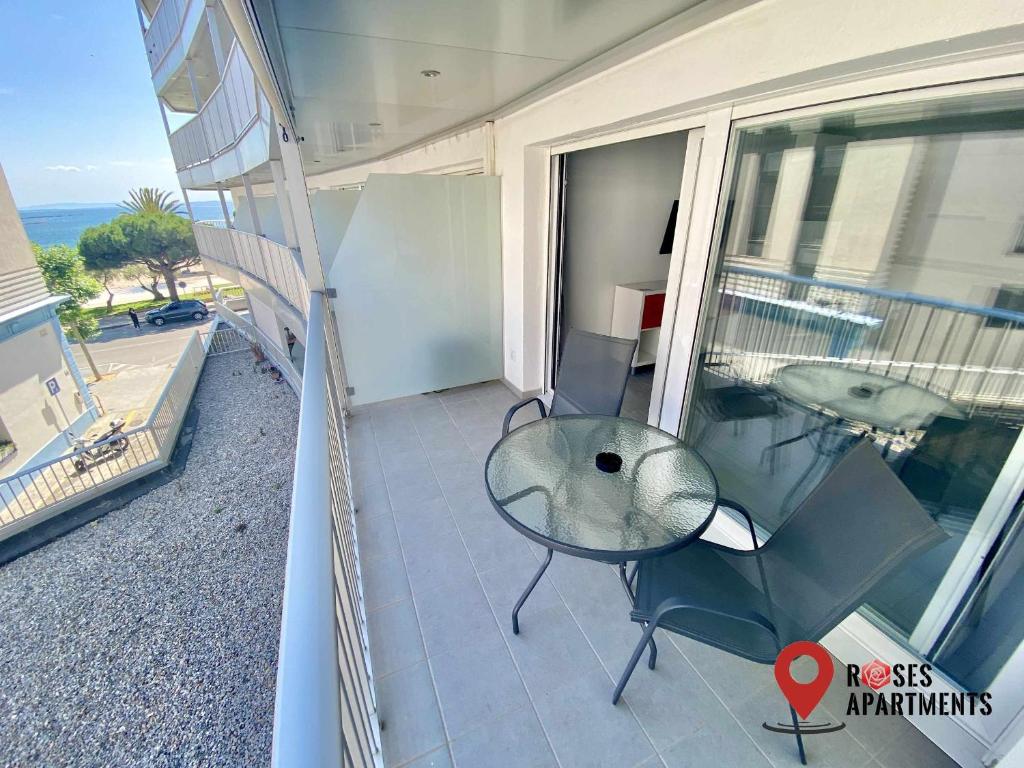 Roses Apartments 2 - vista mar lateral 1habitacion, Roses (precios ...