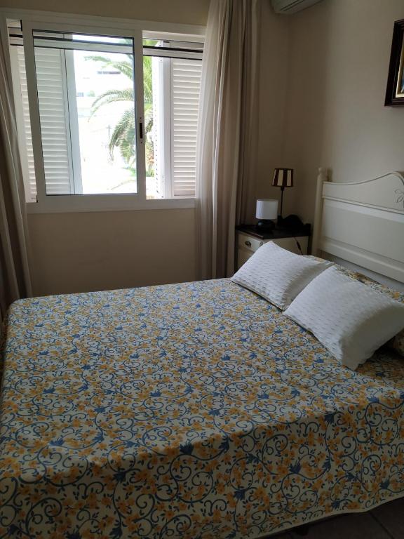 Chalet Adosado En Urbanización Marina Chabas . - Dénia