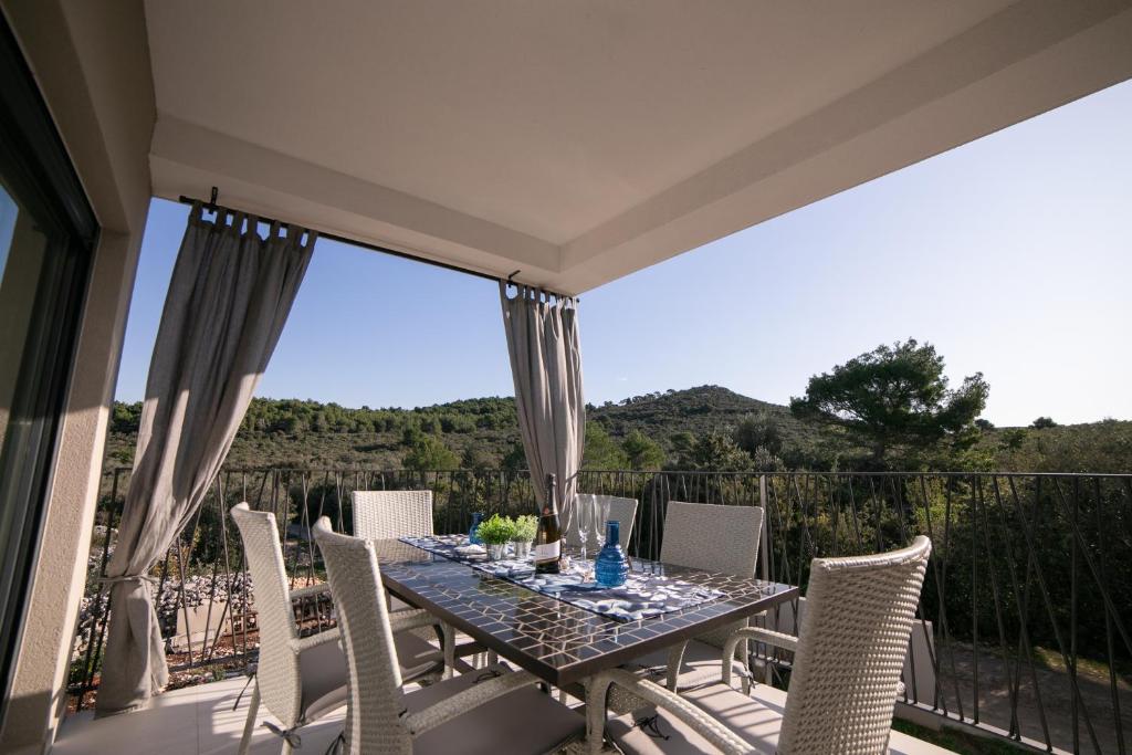 4 star Duplex apartment "Maginja" with seaview - NEW!, Ždrelac (updated ...