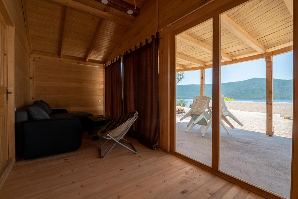 Feral Beach, Neum (updated prices 2025)