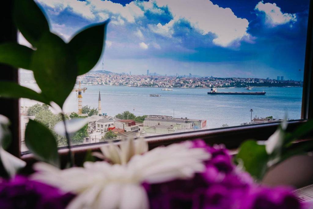 Istanbul Galata Port Modern Suite & Apartments Taksim, Istanbul ...