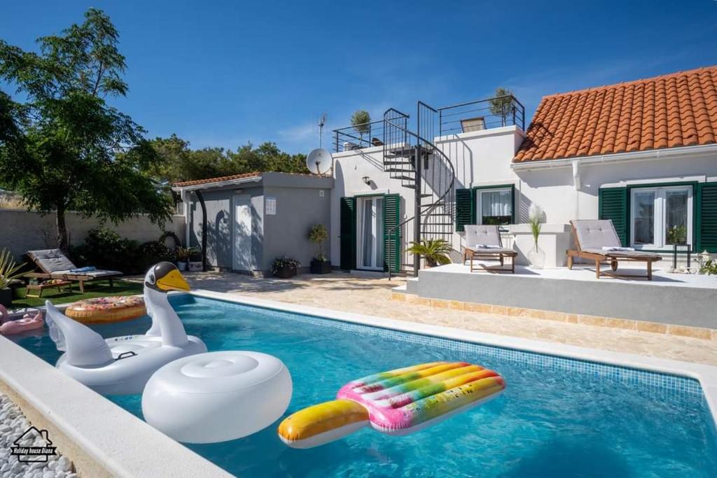House Diana - heated swimming pool and jacuzzi, Vir (aktualisierte ...