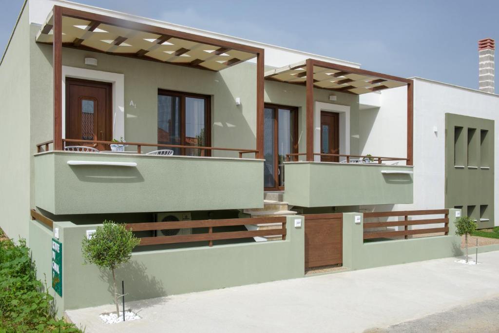 ROUTE DU CANAL, Nea Roda (updated prices 2025)