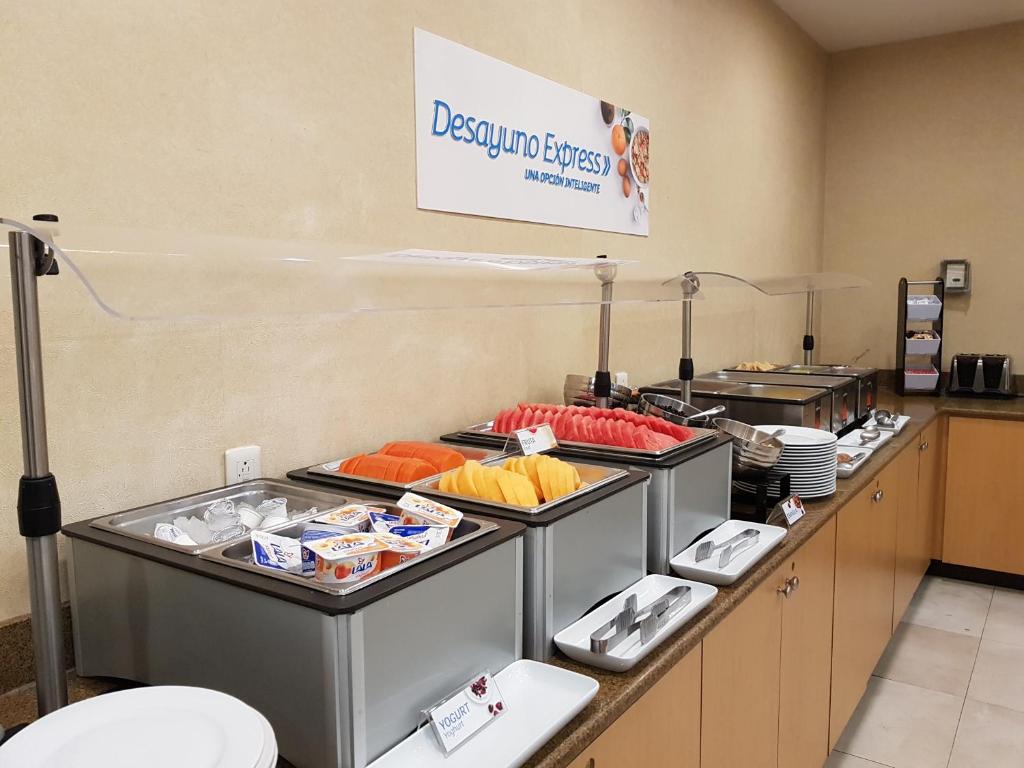 Holiday Inn Express Saltillo Zona Aeropuerto by IHG, Saltillo (updated ...