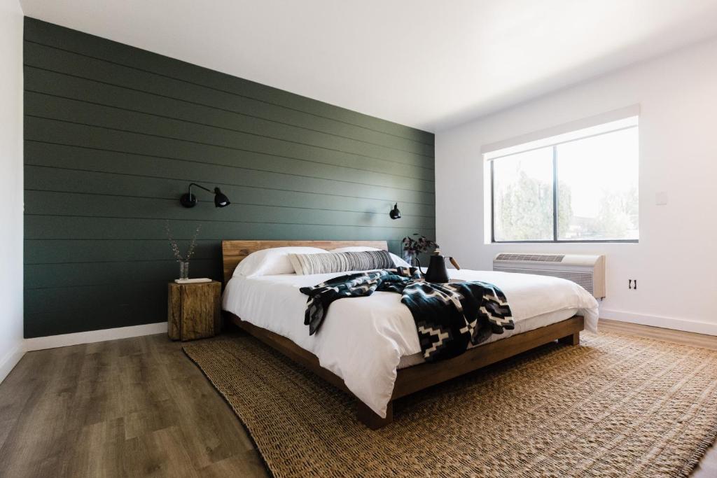 Wonderstone at Glacier, Columbia Falls (updated prices 2025)