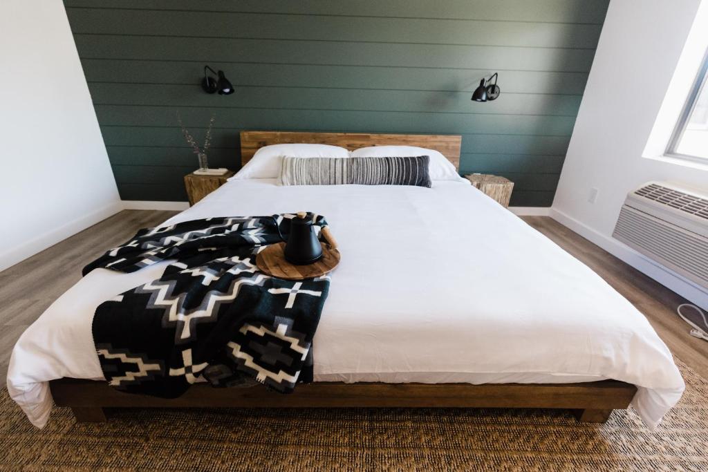 Wonderstone at Glacier, Columbia Falls (updated prices 2025)