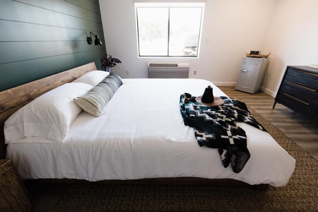 Wonderstone at Glacier, Columbia Falls (updated prices 2025)