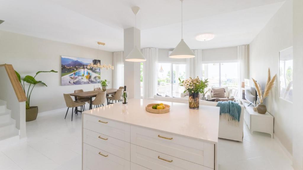 4-bedroom, 3 Bathroom Villa With Private Pool- Stunning Sea And Mountain Views - Estepona