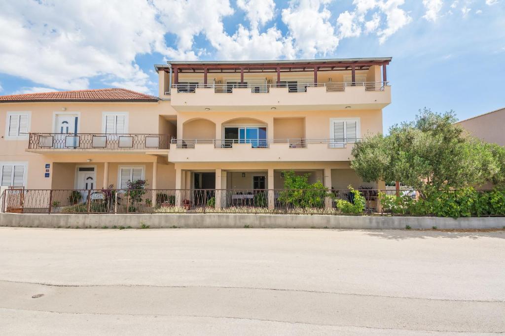 Beachfront Apartment Mira 1, Sukošan, Croatia - Bibinje