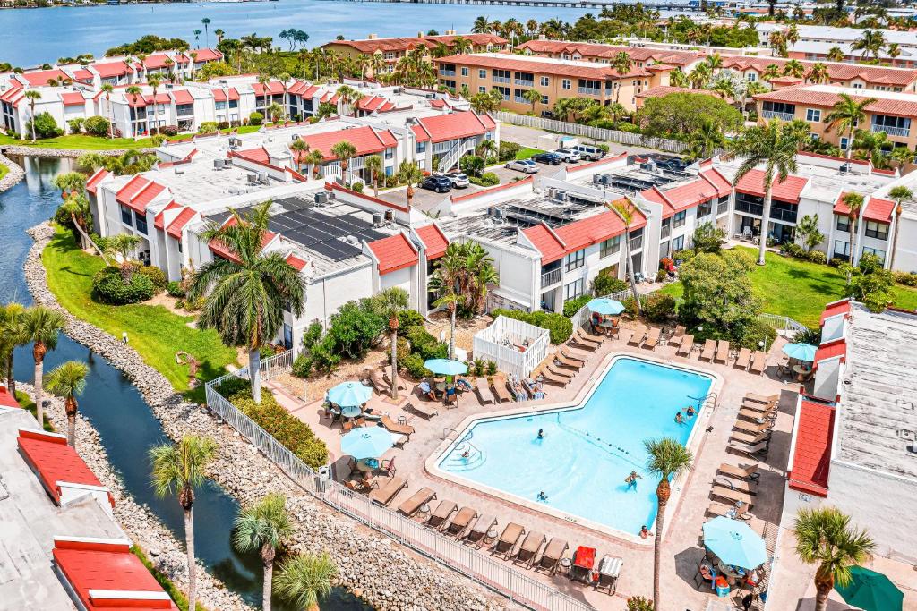 Runaway Bay Condos, Bradenton Beach (updated prices 2026)