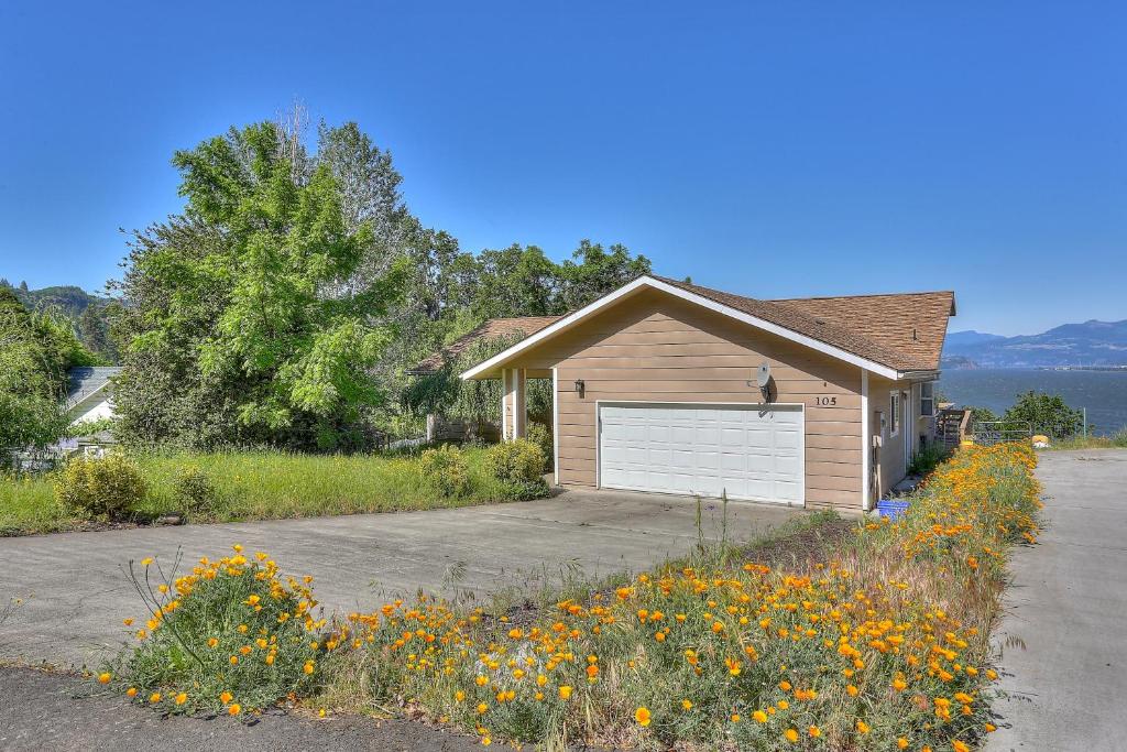 Amber Sunset home, Mosier (updated prices 2025)