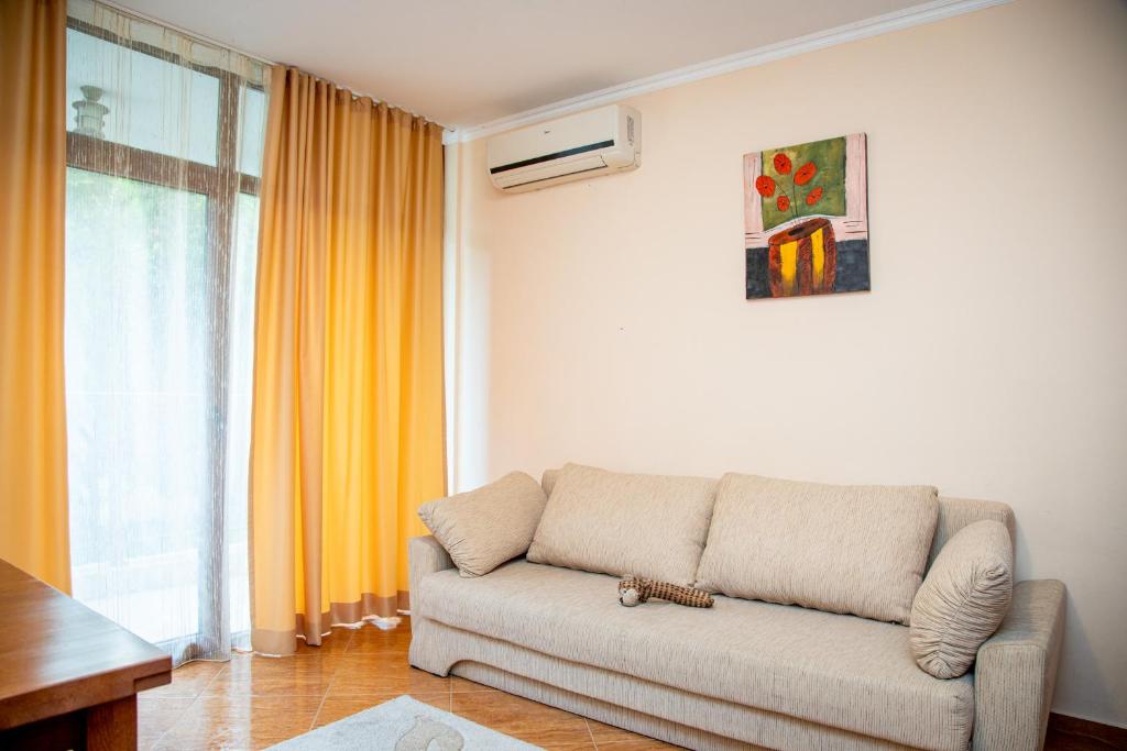 Helios Studio in a Complex in St Vlas by Flat Mаnаger, Sveti Vlas ...