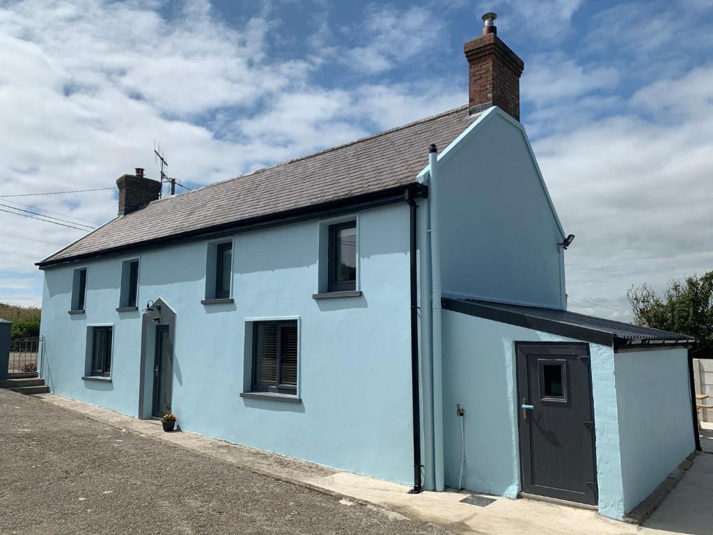 Traditional Farm House in the Old Head of Kinsale, Cork (updated prices ...