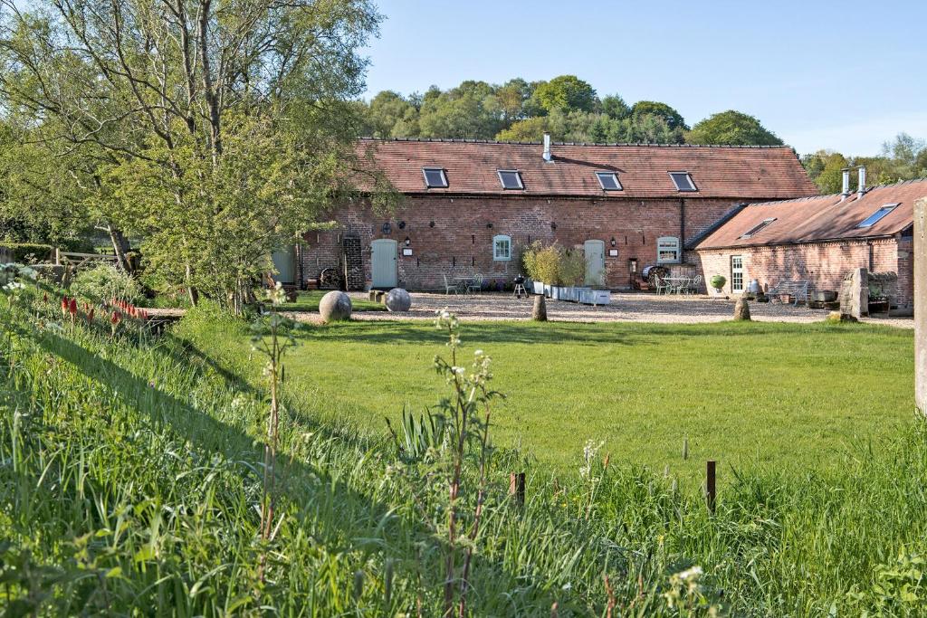 Nether Farm Barns, Ashbourne (updated prices 2026)