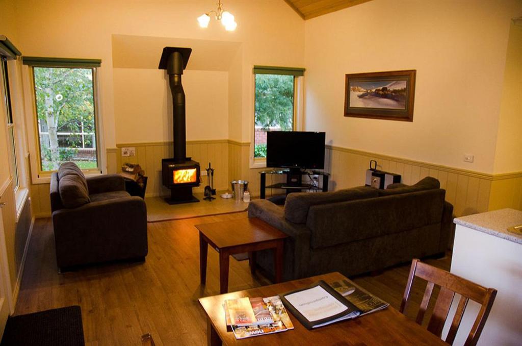 Avc - Maple Cottage, Bright - Bright